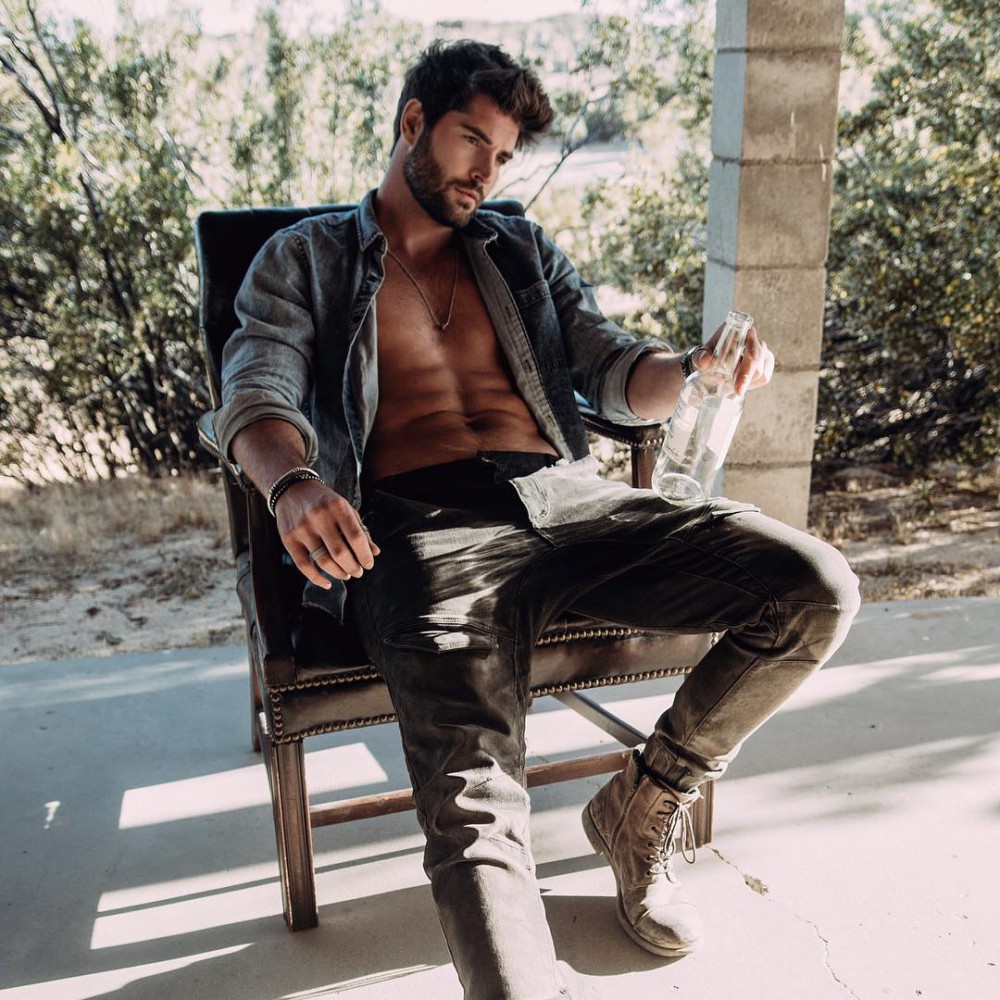 「只看外型己經很有安全感了！」如果你喜歡肌肉型的帥哥：加拿大模特Nick Bateman 就是你的類型！