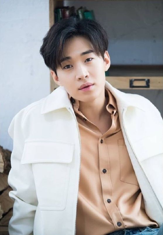 「又一走向國際的韓星」韓國火紅明星 Henry簽約新公司MONSTER娛樂集團，進向國際市場！