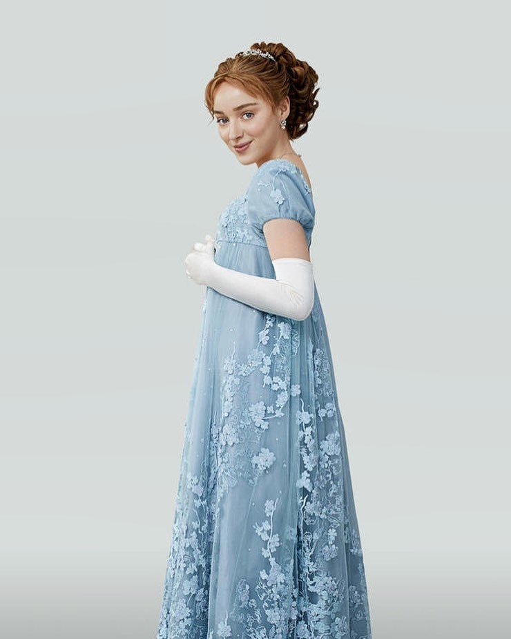 Phoebe Dynevor與身俱來仙女氣場，4個讓她成為零負評女神的原因