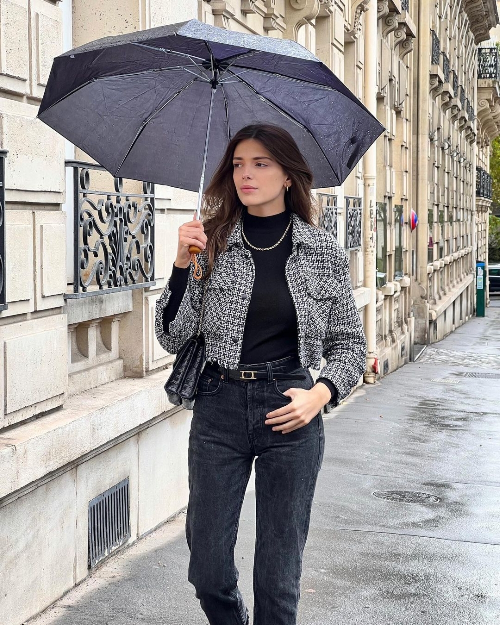 巴黎讀書、身兼學生與模特兒的Heloise Guillet，法式秋冬褲裝搭配為你捎來穿搭靈感