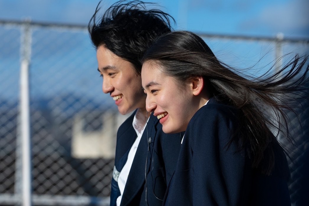 《First Love 初戀》八木莉可子讓人一眼戀愛的「初戀顏」，穿出鄰家女孩的清新感