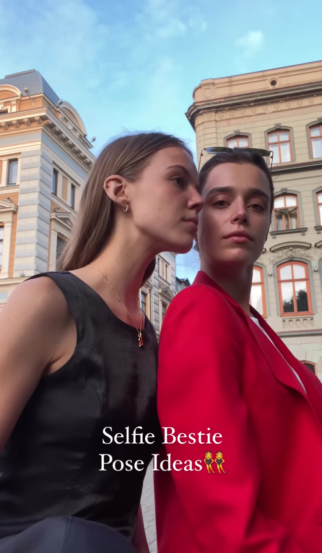 致敬時尚大片Pose：模特兒Zhanna Red、Viola Push為你示範「閨蜜合照」