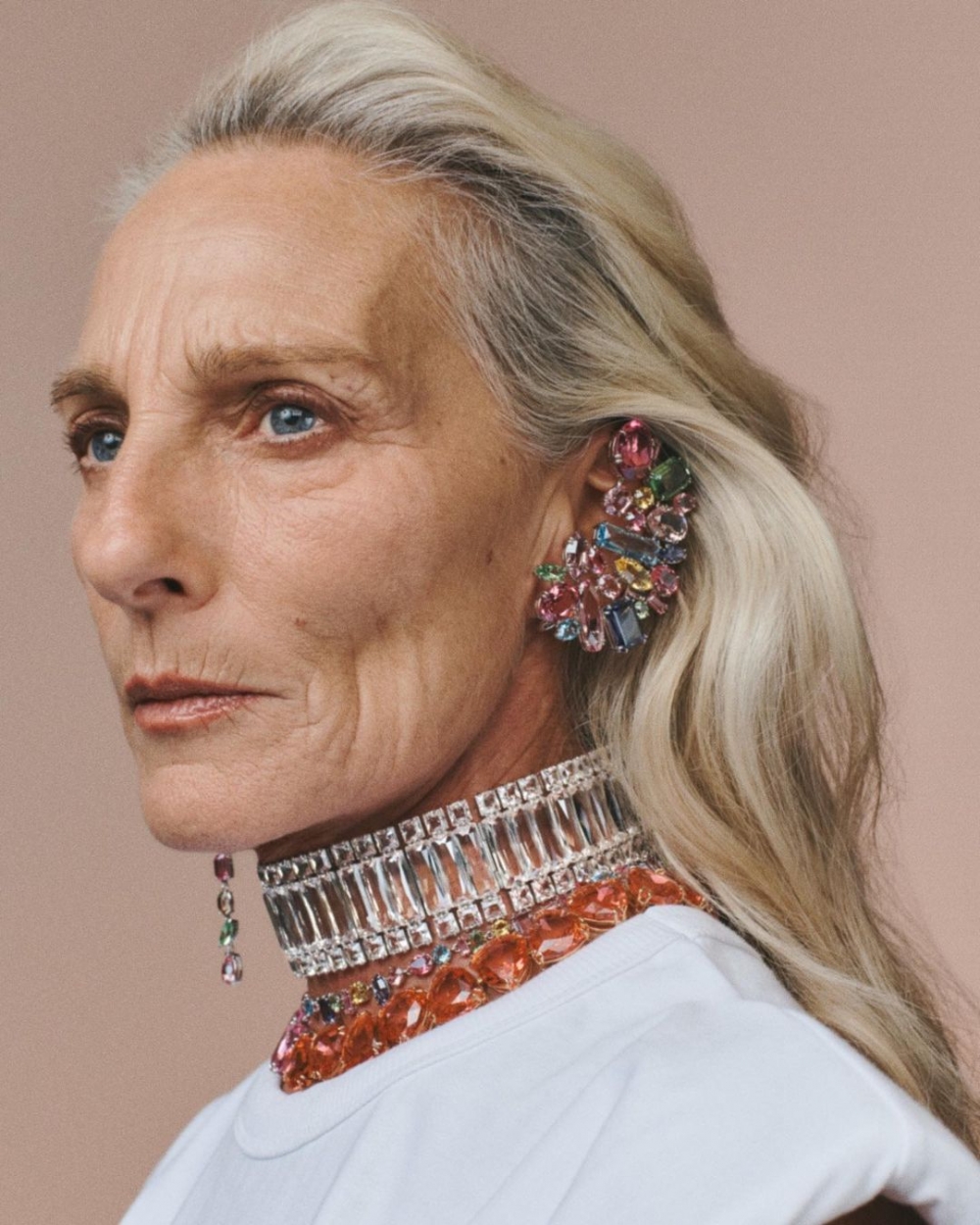 曾是奧運游泳隊隊長、深受Valentino與Gucci喜愛：65歲Elisabetta Dessy依舊美出新境界