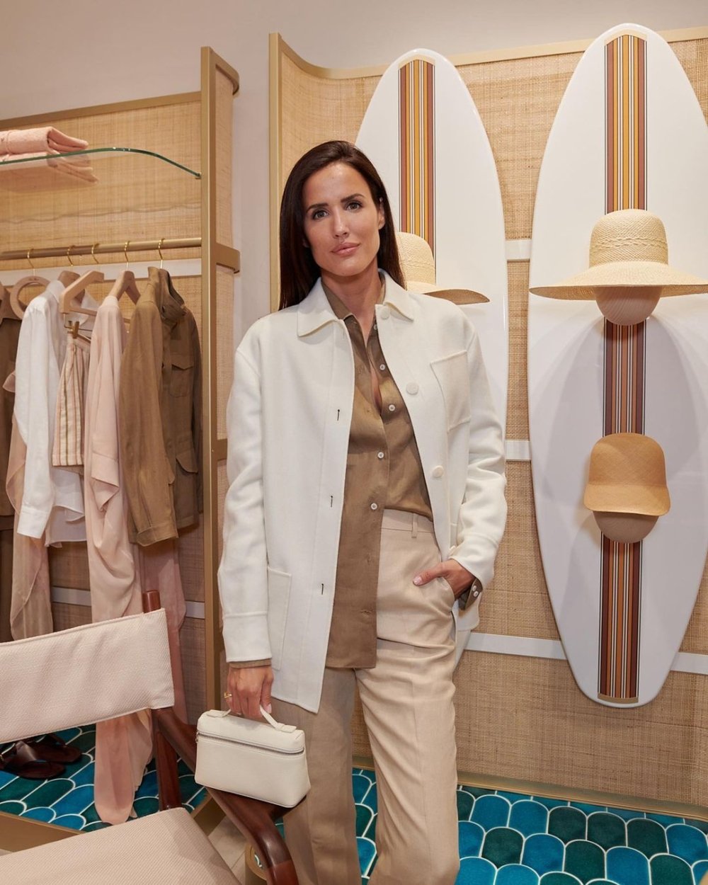 號稱Hermès Mini Kelly平替款：Loro PianaExtra Pocket L19手拿包，特別有人氣