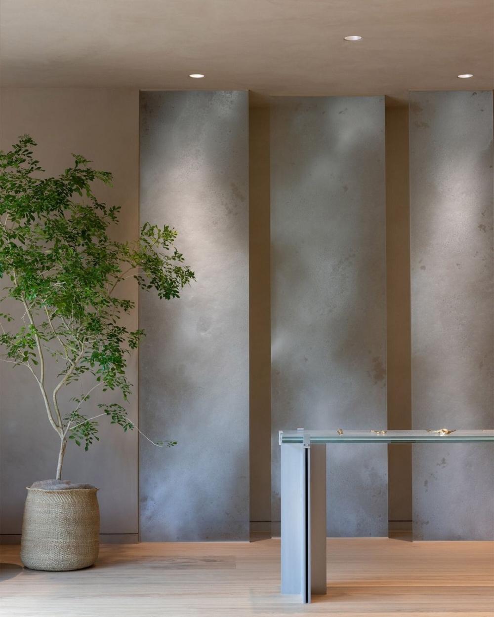 Polène選址於日本東京開旗艦店，唯美空間如在美術館中逛街