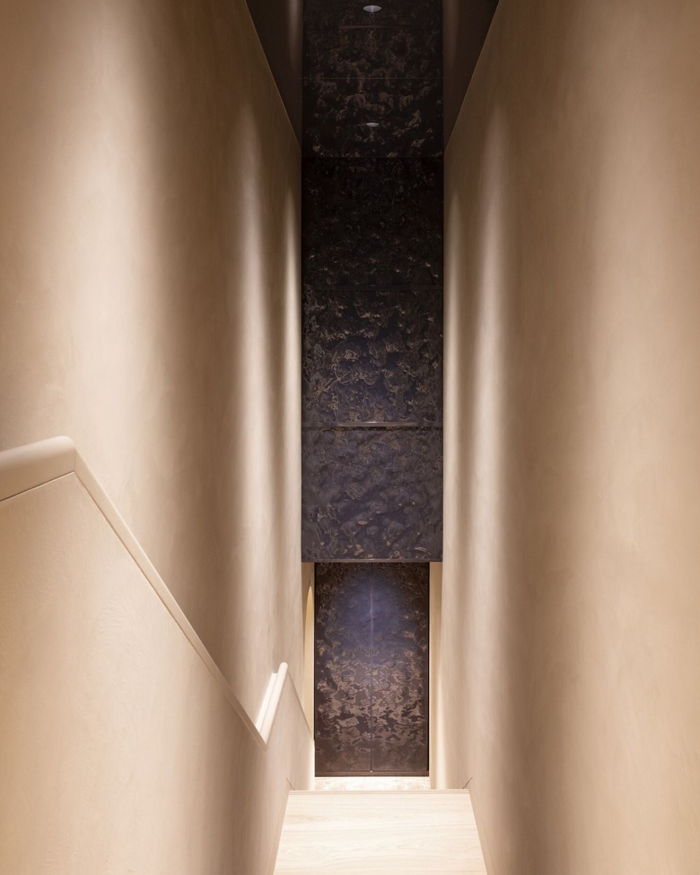 Polène選址於日本東京開旗艦店，唯美空間如在美術館中逛街