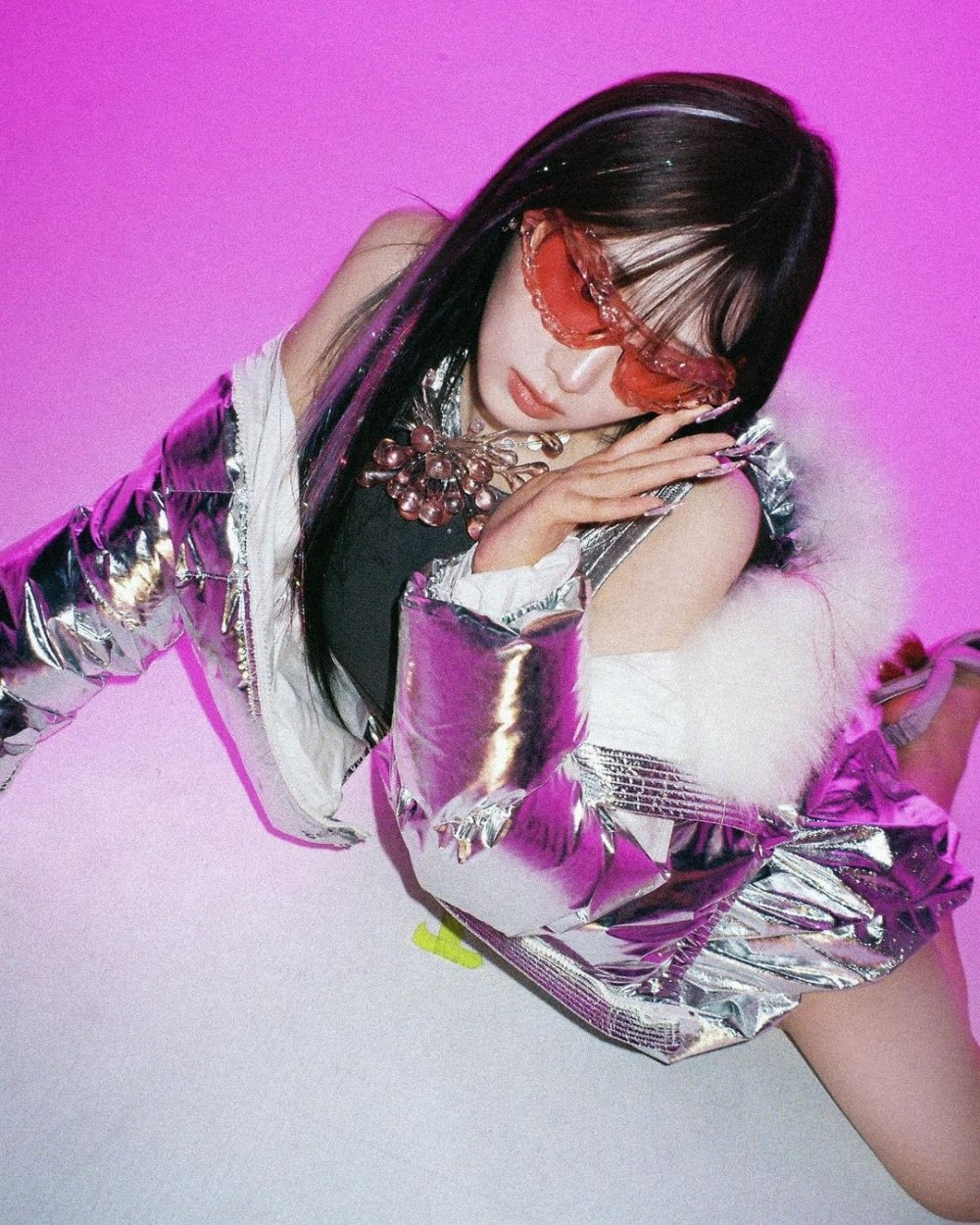 拆解「Y3K」穿搭：從aespa、Lisa身上找到未來感的5大重點