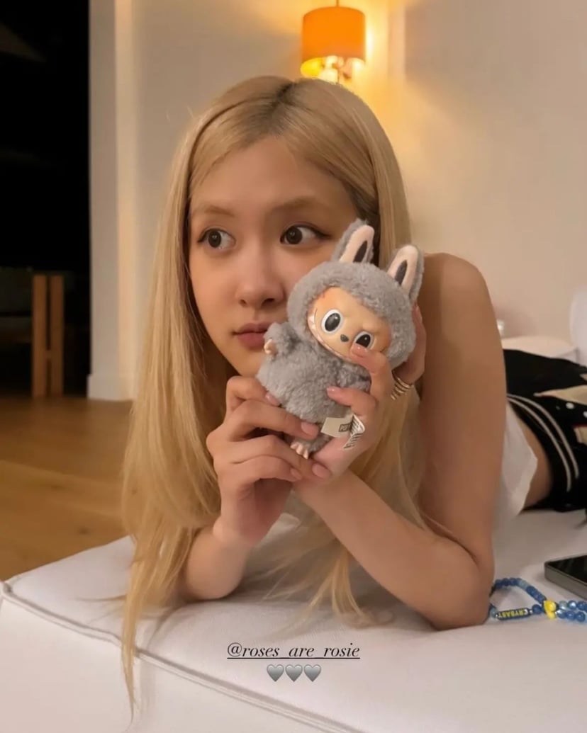 Lisa和Rosé合體大跳《Rockstar》還一起開箱最愛新寵LABUBU