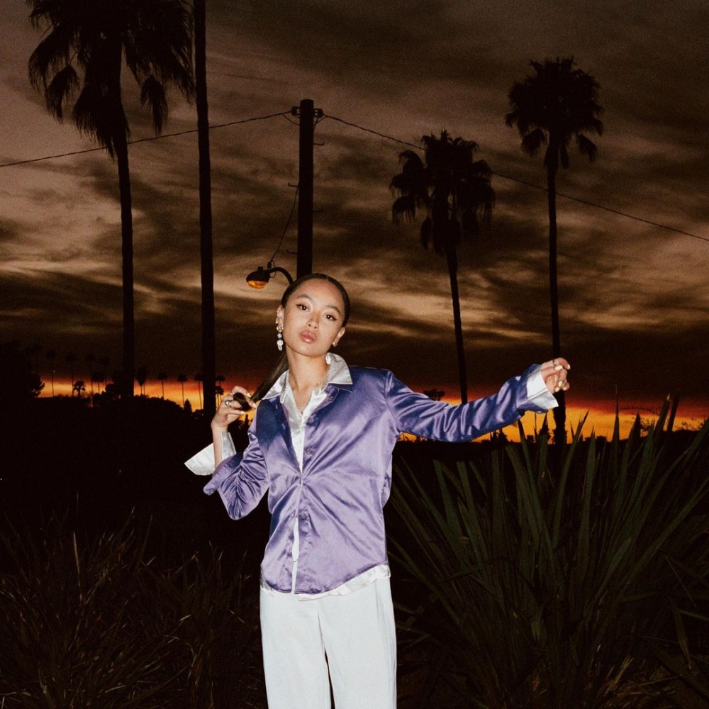 23歲英國創作歌手Griff：Coldplay、泰勒絲演唱會都邀她來當嘉賓