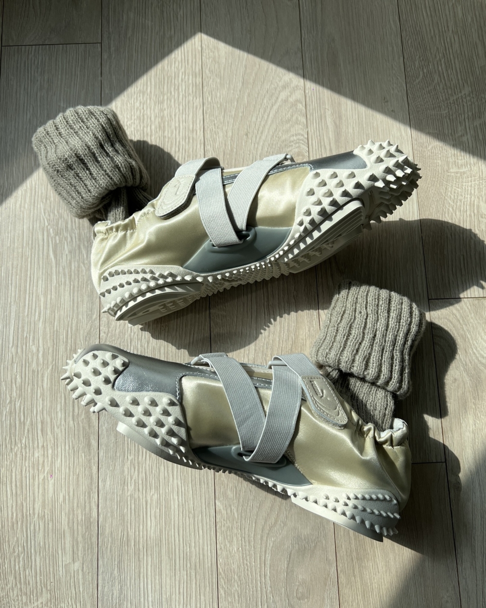 漂亮的春季鞋來了：PUMA攜手韓國品牌GLOWNY推浪漫芭蕾鞋 、Jennie同款adidas Taekwondo也有芭蕾款